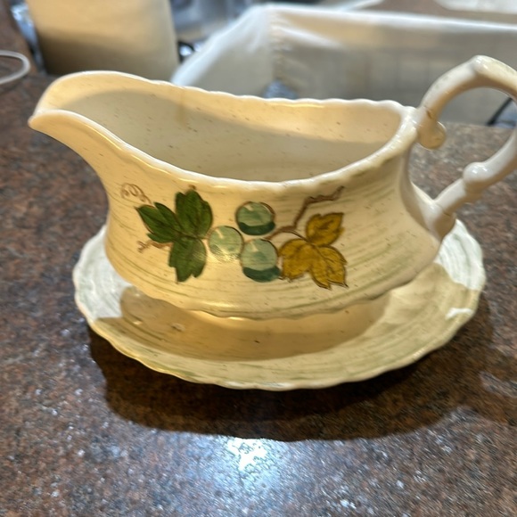Metlox | Dining | Vintage Metlox Vernon Ware Vineyard Grape Gravy Sauce ...